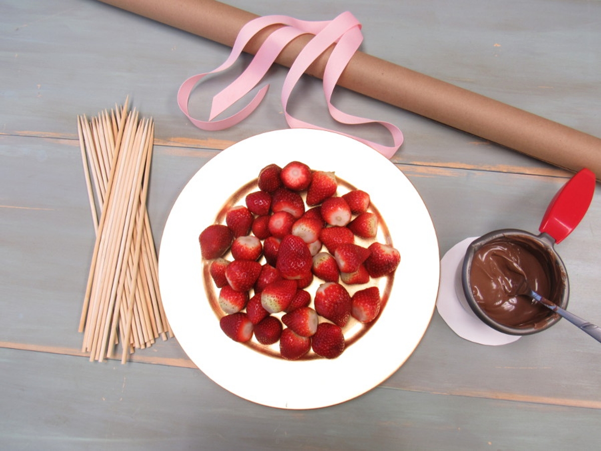 How to Make A Chocolate Covered Strawberry Bouquet | Berry Chatty