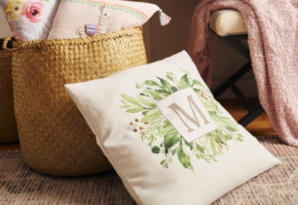 Personalized Spring Gifts >