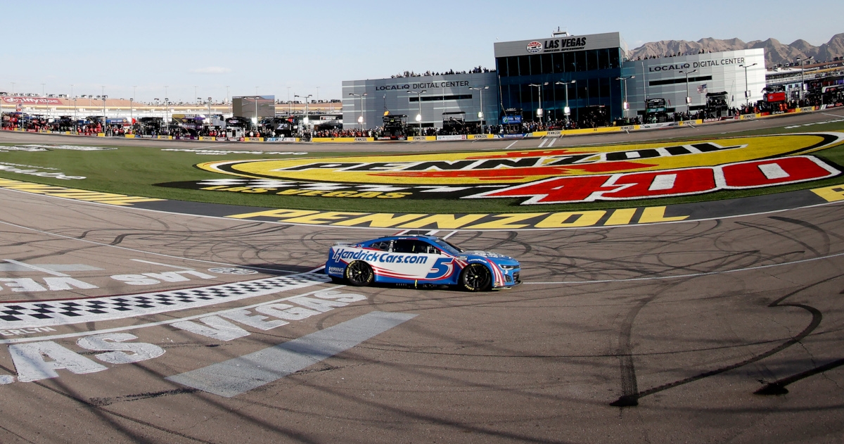 Larson holds off Reddick for Las Vegas win | RACER