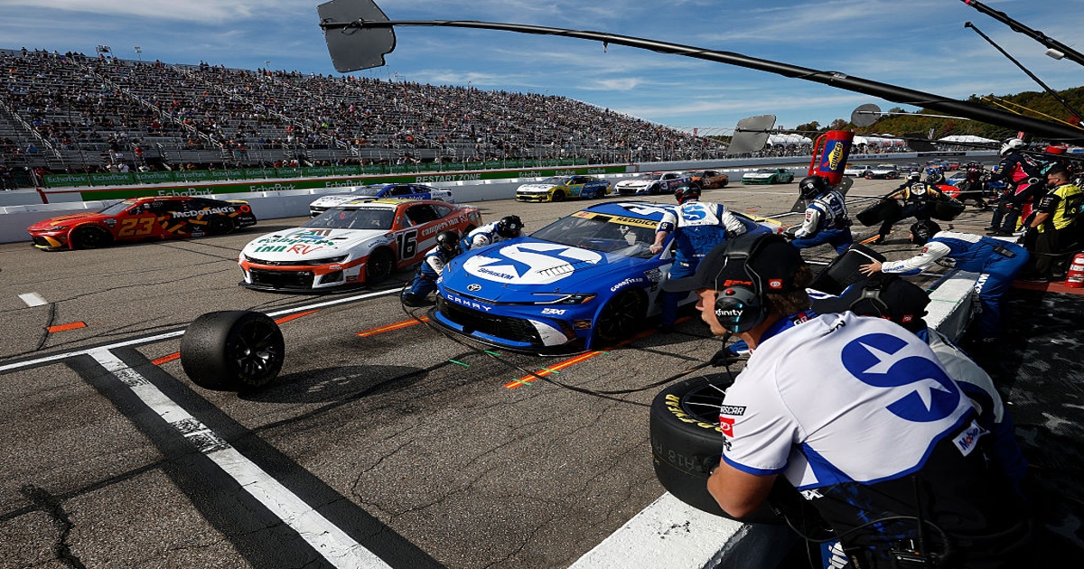 23XI misses the mark at Loudon's start to the second playoff round | RACER