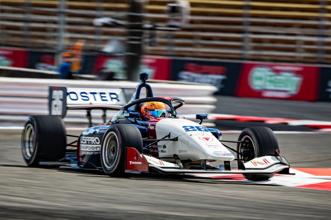 Foster beats Indy NXT title challengers to pole in Portland | RACER
