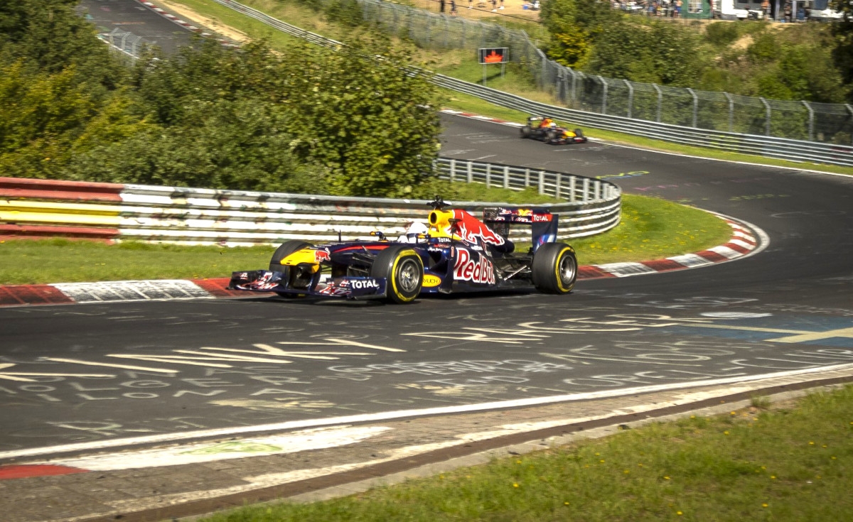 Vettel reunited with Red Bull RB7 in Nordschleife demonstration run | RACER