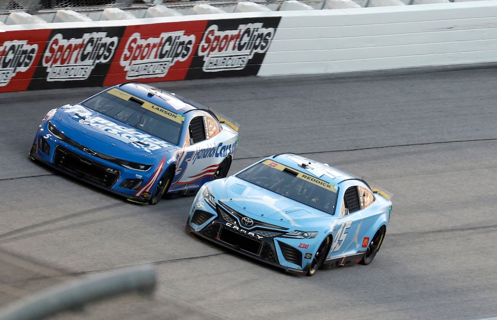 Larson outduels Reddick to win Darlington playoff opener | RACER