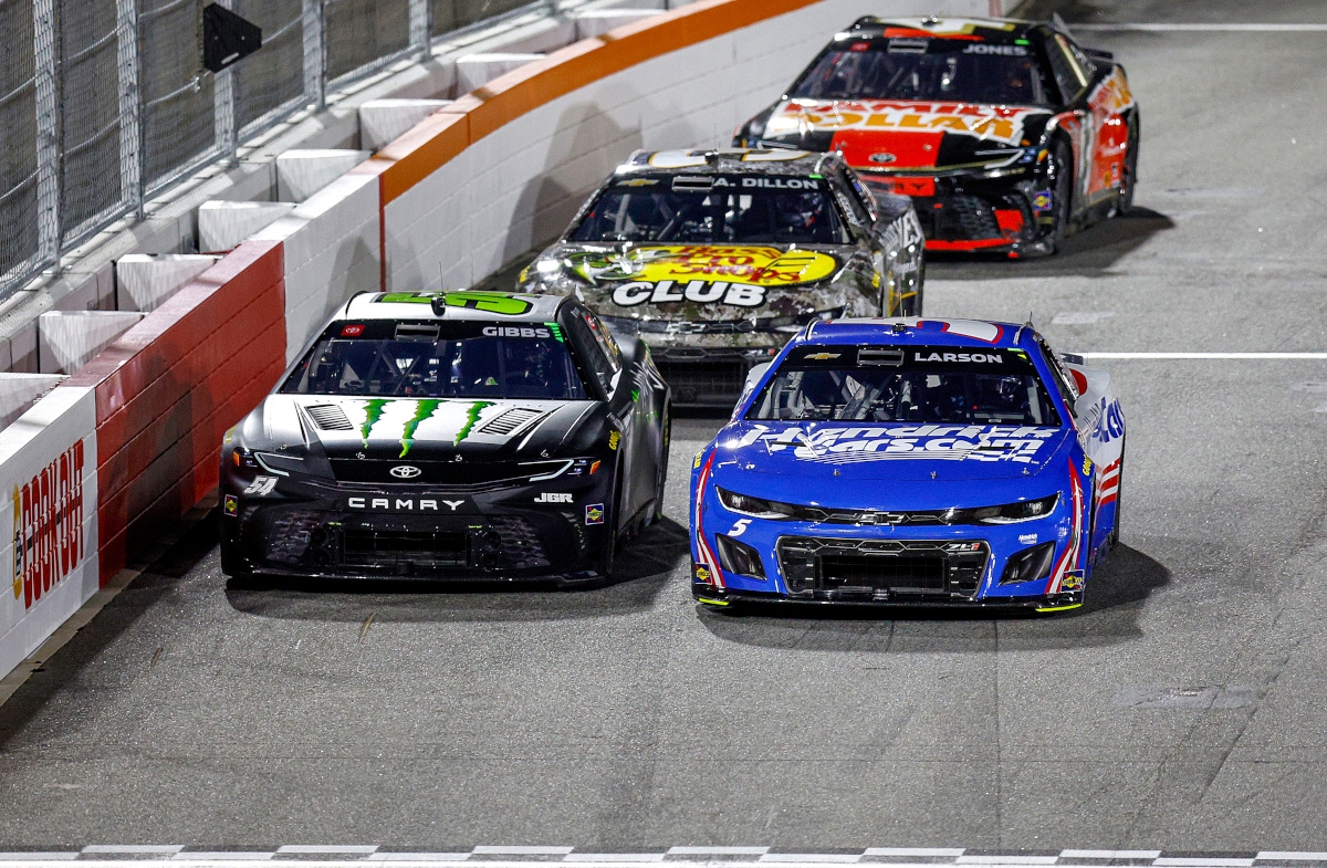 Larson, Berry advance to Clash after messy LCQ at Bowman Gray | RACER