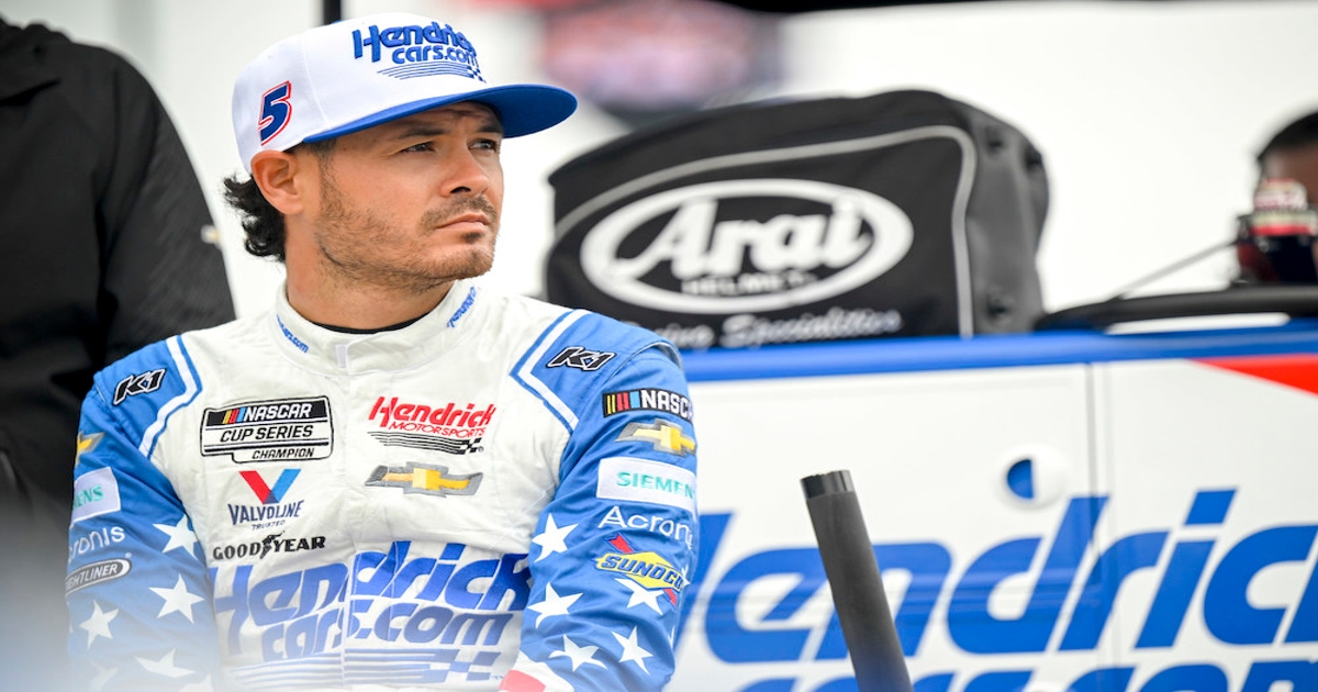 Larson signs contract extension with Hendrick through 2026 | RACER