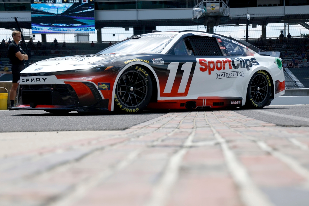 Hamlin and his No. 11 team eager to finally conquer IMS together | RACER