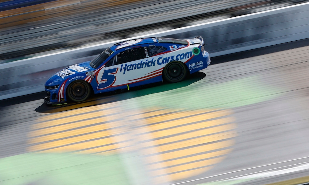 Larson seals NASCAR Cup Series pole in Iowa | RACER