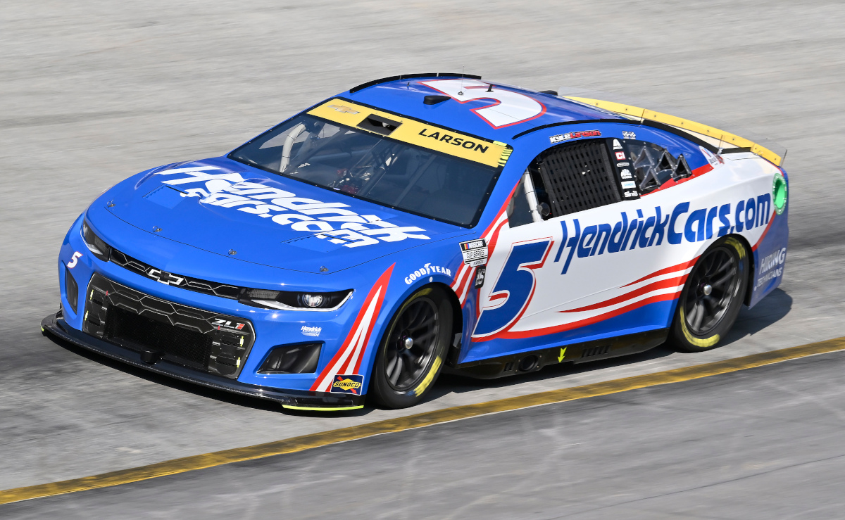 Larson leads Bristol practice with some playoff drivers mired deep | RACER