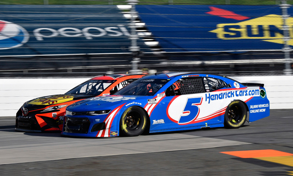 Larson starts first at Martinsville chasing Round of 8 sweep | RACER