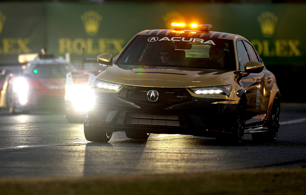 Rolex 24, Hour 8: Six cars involved in major restart crash | RACER