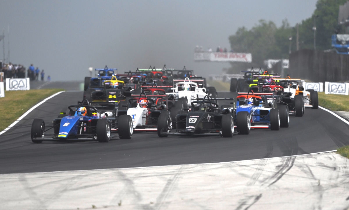 Sikes, Hughes share USF2000 wins on turbulent day at Road America | RACER