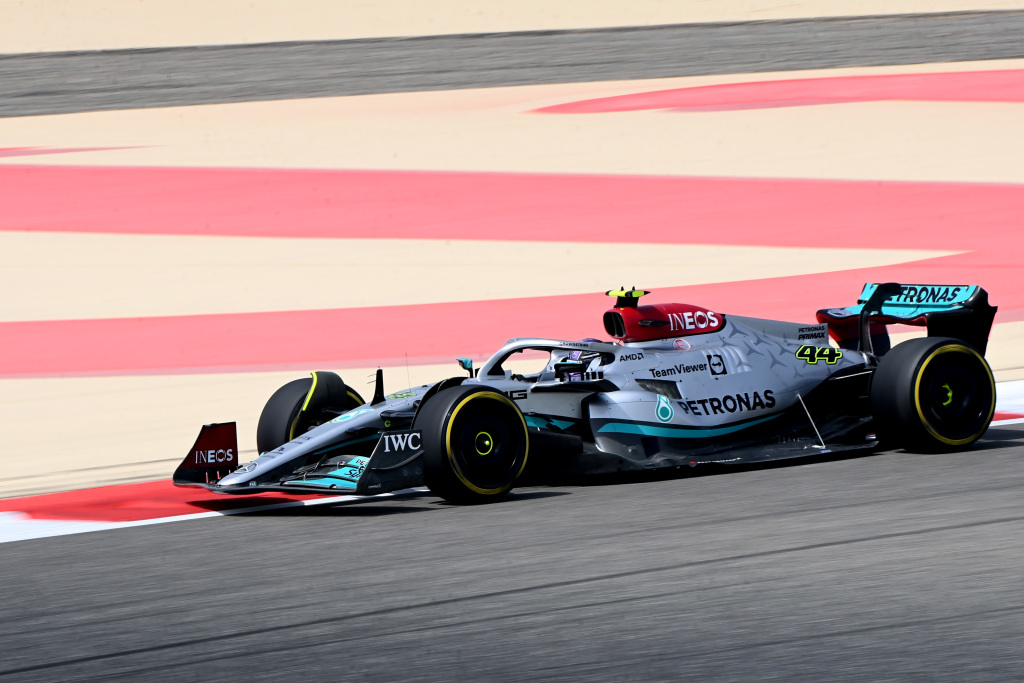 F1 watching closely as Mercedes debuts ‘extreme’ sidepod design | RACER