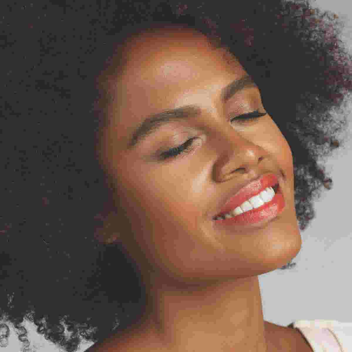 How to Perfect a Dewy Foundation Look | Max Factor