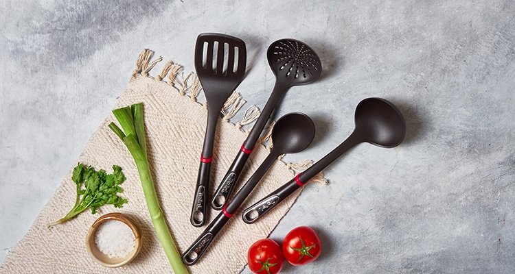 Tefal & Jamie Oliver Cook’s Classic Combo Set PWP Tefal Ingenio 4-pc ...