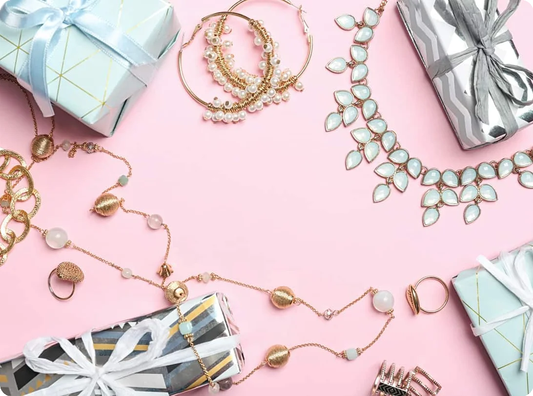 How to Pack Jewelry for Moving (Without Tangling Everything)