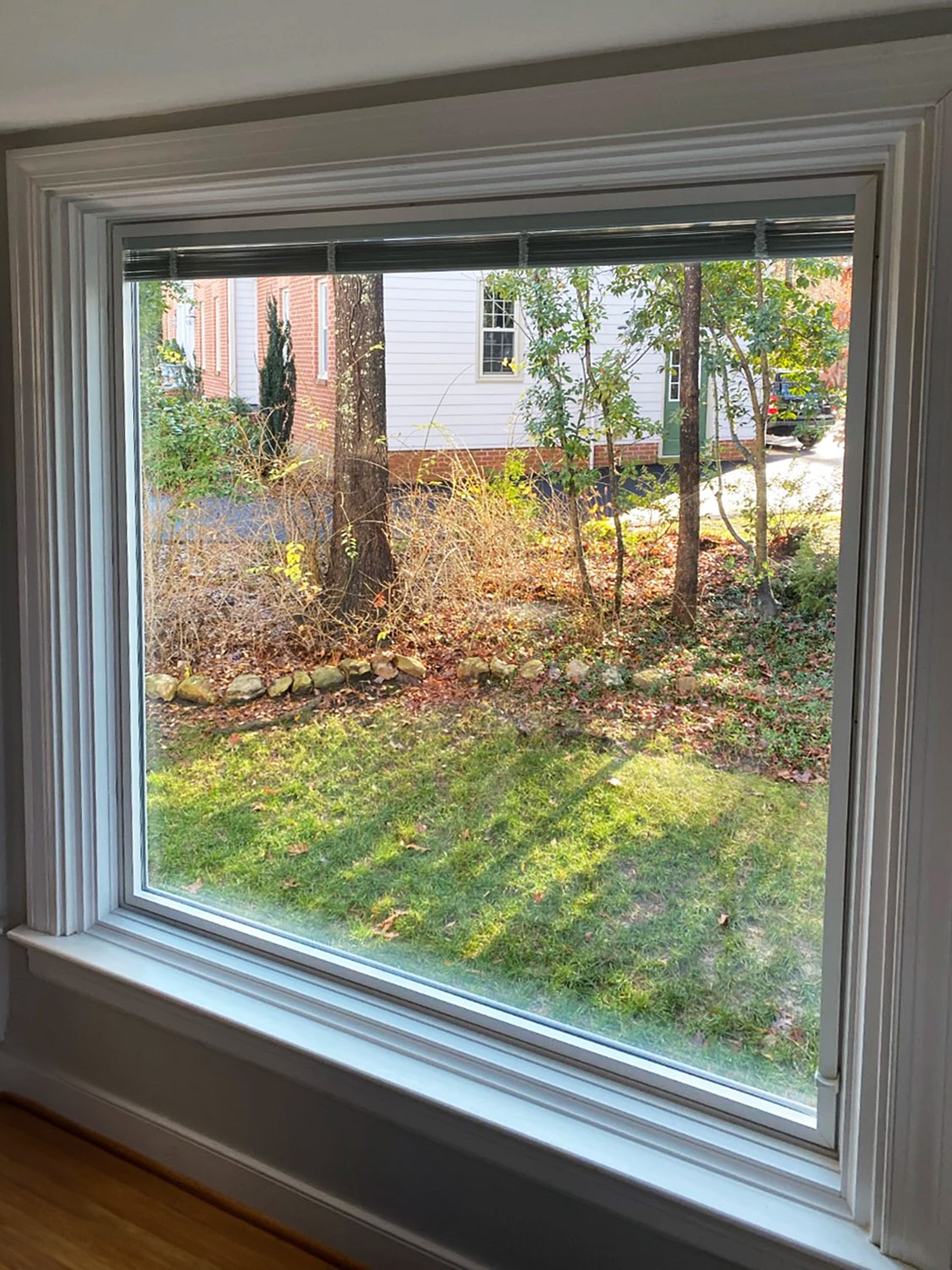 Windows with built in blinds store
