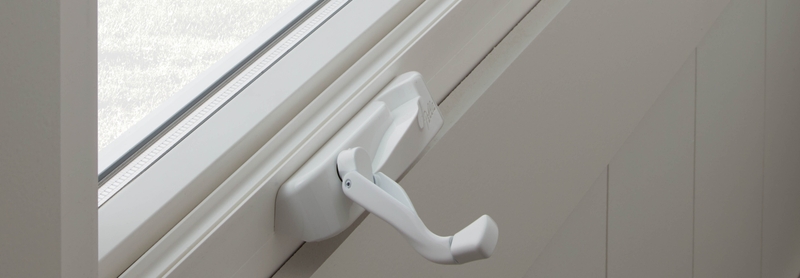 Hardware for Vinyl Windows | Pella