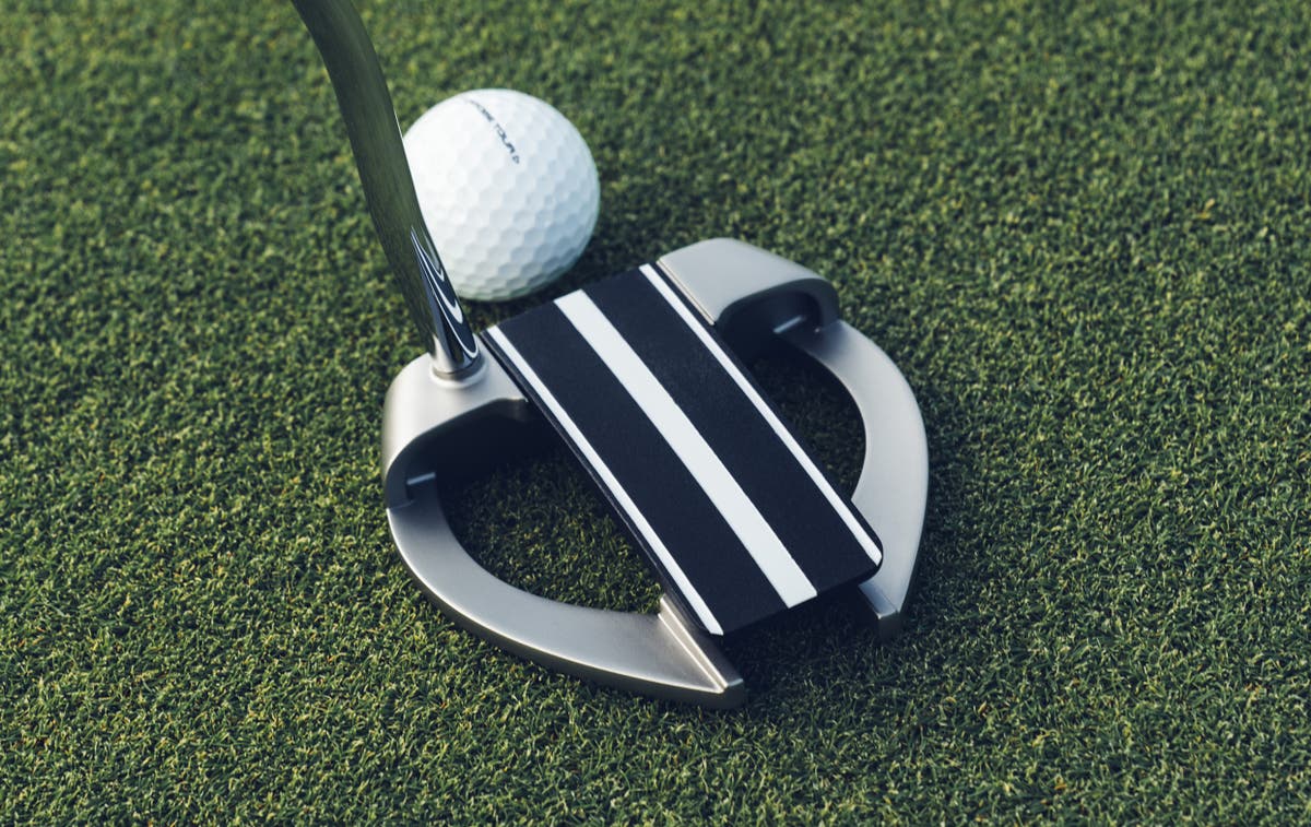Odyssey Microhinge Marxman Fang Putter | Odyssey Golf